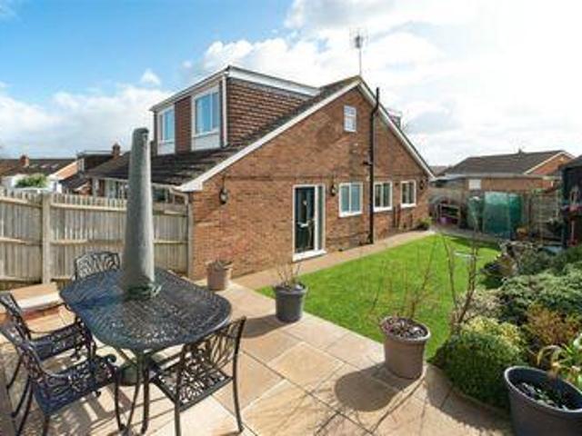 4 Bedrooms Semi detached house for sale in Cedar Road, Sturry, Canterbury, Kent CT2