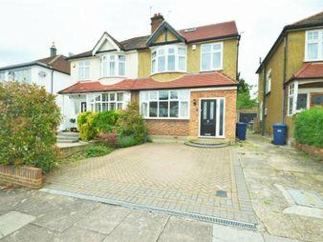4 Bedrooms Semi detached house for sale in Church Close, Edgware HA8