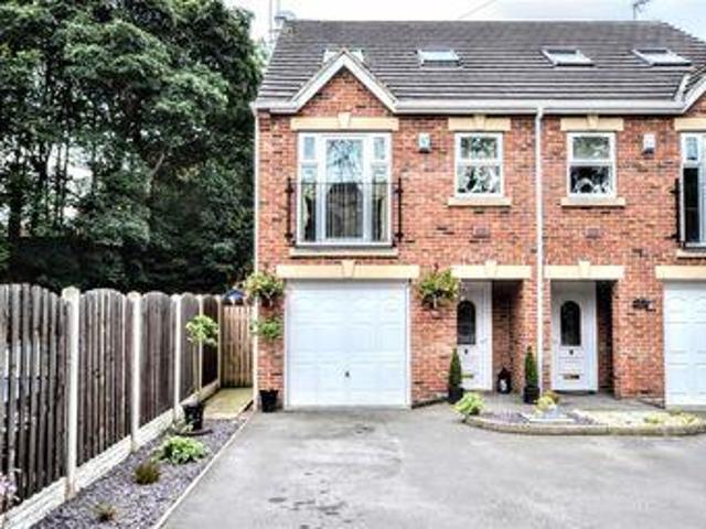 4 Bedrooms Semi detached house for sale in Churchfield Lane, Darton, Barnsley S75