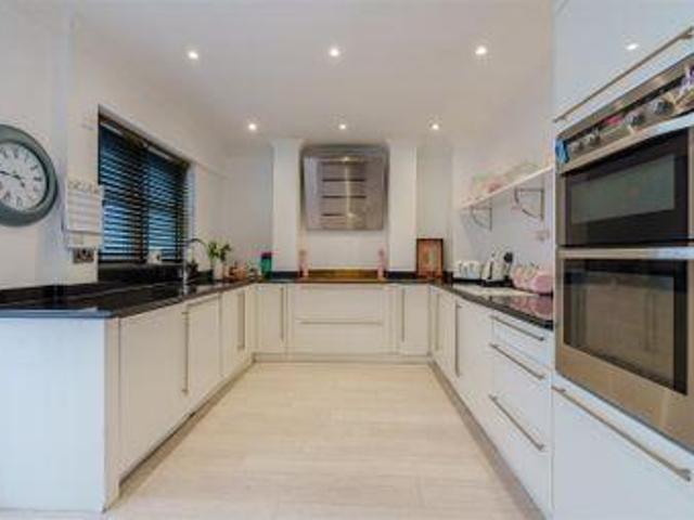 4 Bedrooms Semi detached house for sale in Charlton Park Lane, London SE7