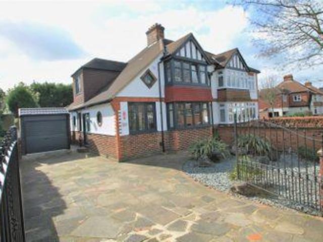 4 Bedrooms Semi detached house for sale in Chatham Avenue, Hayes, Bromley BR2