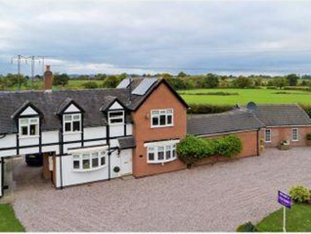 4 Bedrooms Semi detached house for sale in Chester Road, Nantwich CW5