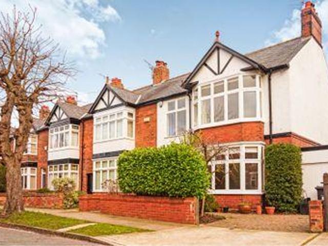 4 Bedrooms Semi detached house for sale in Chestnut Avenue, York YO31