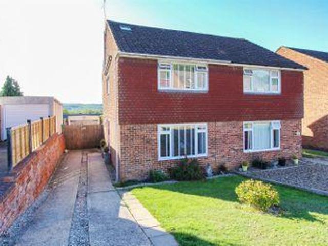 4 Bedrooms Semi detached house for sale in Chestnut Drive, Sturry, Canterbury CT2