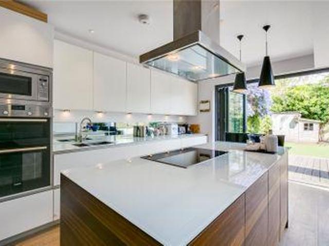 4 Bedrooms Semi detached house for sale in Cleveland Gardens, London SW13