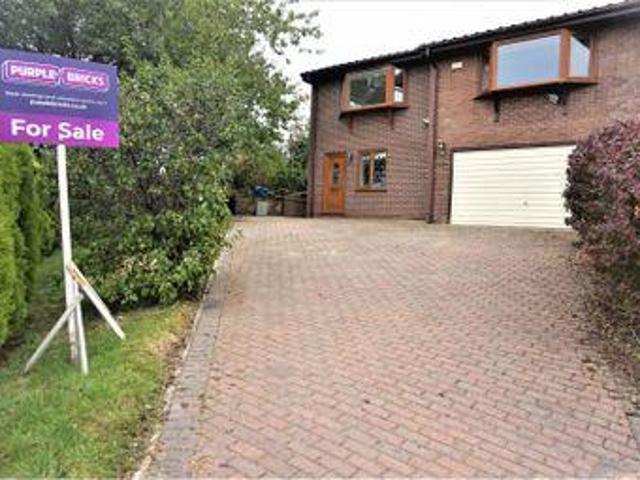 4 Bedrooms Semi detached house for sale in Cranshaw Drive, Blackburn BB1