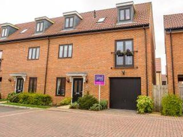 4 Bedrooms Semi detached house for sale in Crathes Gardens, Milton Keynes MK4