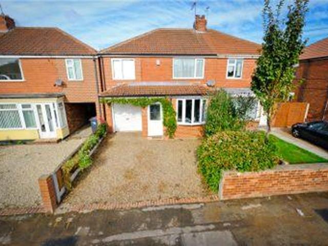 4 Bedrooms Semi detached house for sale in Crompton Avenue, Doncaster DN5
