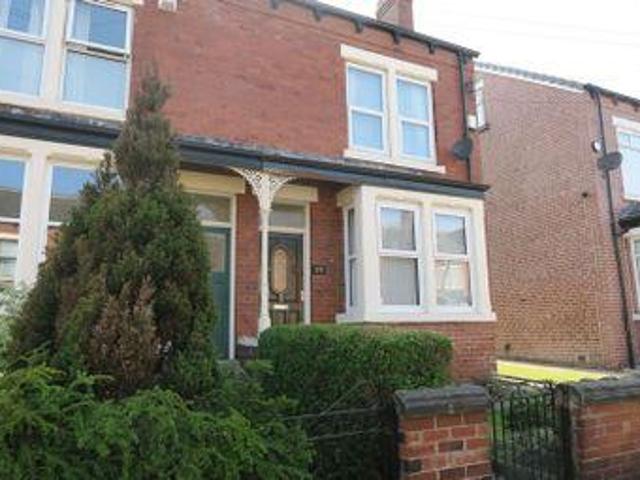 4 Bedrooms Semi detached house for sale in Cross Flatts Grove, Beeston, Leeds LS11
