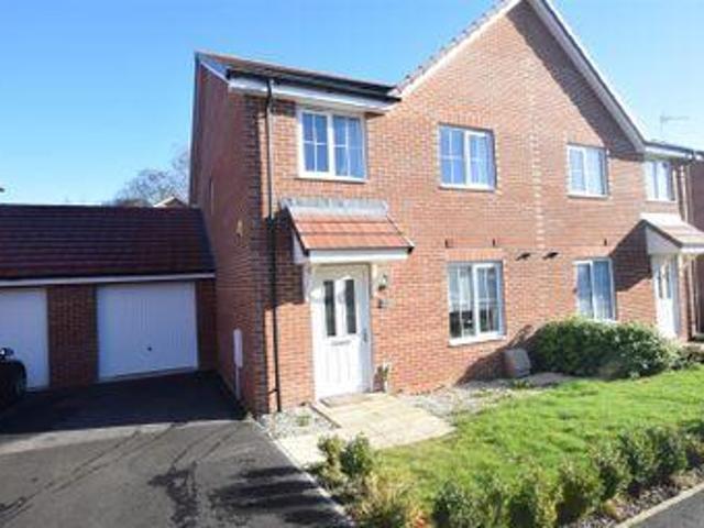 4 Bedrooms Semi detached house for sale in Crouch Hill Road, Banbury OX16