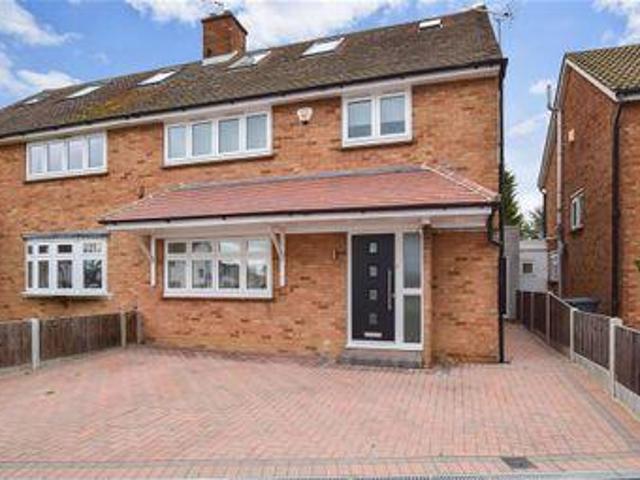 4 Bedrooms Semi detached house for sale in Cumberland Avenue, Hornchurch, Essex RM12