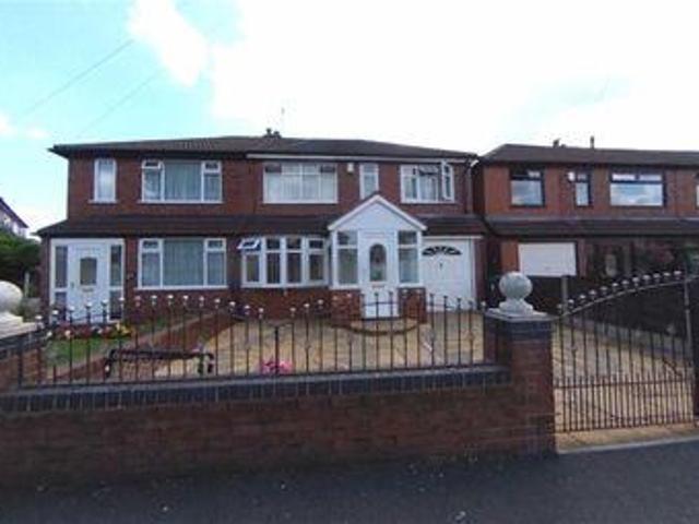 4 Bedrooms Semi detached house for sale in Anson Road, Denton, Manchester M34