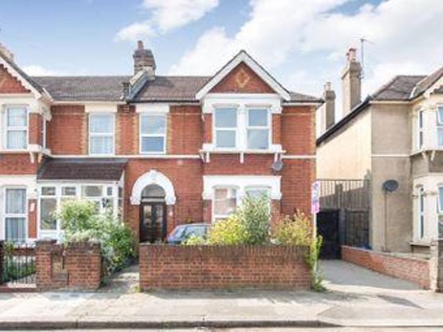 4 Bedrooms Semi detached house for sale in Airthrie Road, Ilford IG3