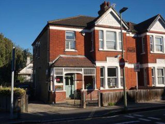 4 Bedrooms Semi detached house for sale in Aldermary Road, Bromley BR1