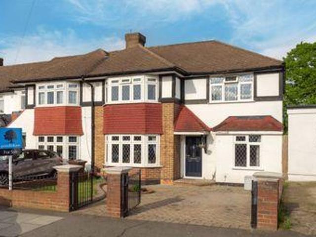 4 Bedrooms Semi detached house for sale in Aragon Road, Morden SM4