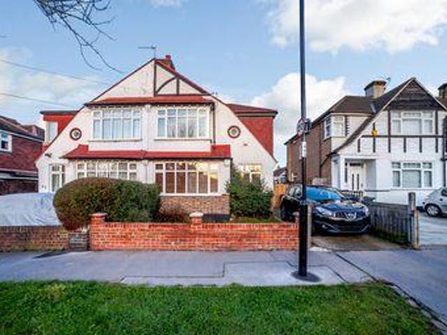 4 Bedrooms Semi detached house for sale in Ash Tree Way, Shirley/Croydon CR0