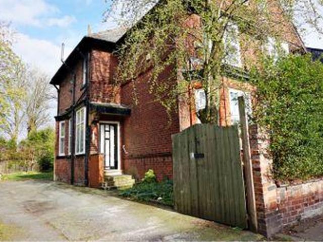 4 Bedrooms Semi detached house for sale in Ashley Lane, Manchester M9
