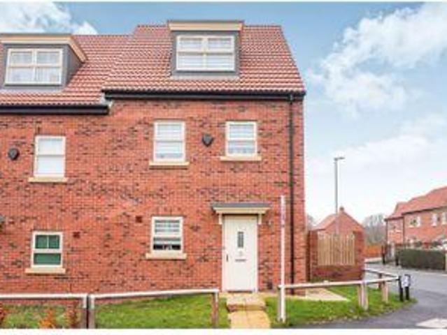 4 Bedrooms Semi detached house for sale in Asket Drive, Leeds LS14