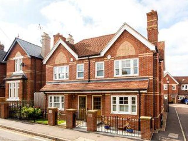 4 Bedrooms Semi detached house for sale in Avondale Villas, Moores Road, Dorking, Surrey RH4