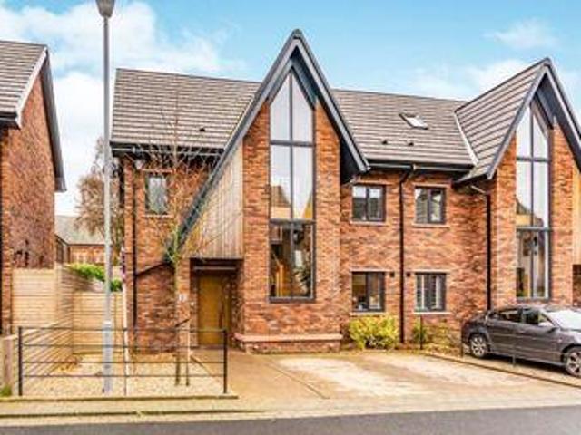 4 Bedrooms Semi detached house for sale in Bankside Place, Radcliffe, Manchester, Greater Manchester M26