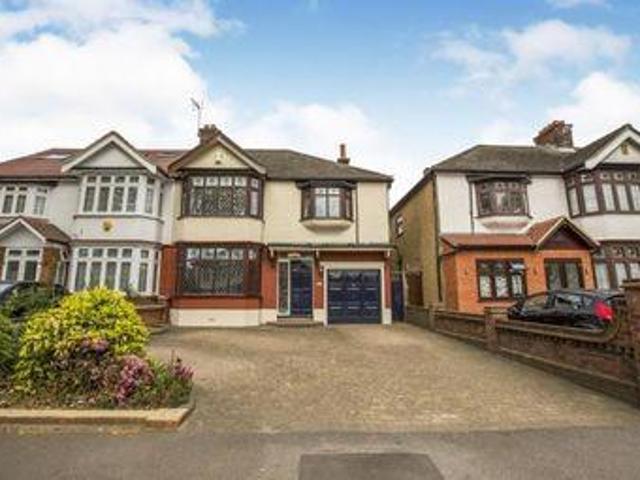 4 Bedrooms Semi detached house for sale in Barking, Essex, United Kingdom IG11
