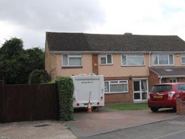 4 Bedrooms Semi detached house for sale in Beta Road, Farnborough GU14