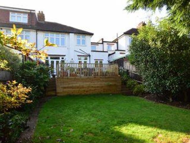 4 Bedrooms Semi detached house for sale in Beverley Crescent, Woodford Green, Essex IG8