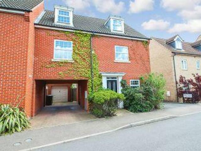 4 Bedrooms Semi detached house for sale in Bevington Way, Eynesbury, St. Neots PE19