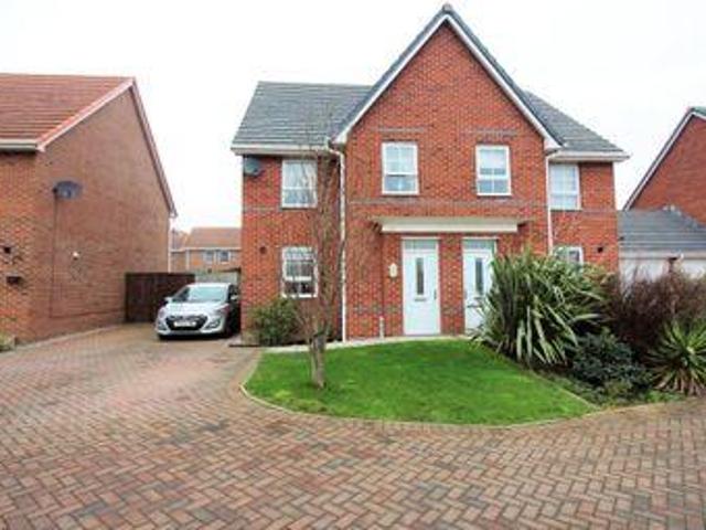 4 Bedrooms Semi detached house for sale in Beech Drive, Thornton FY5