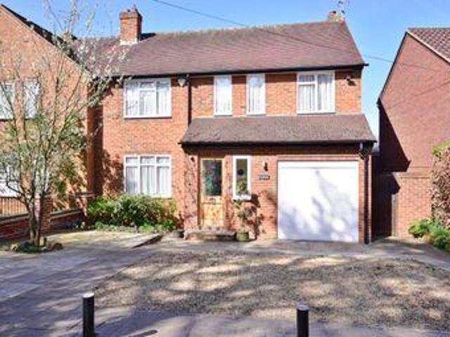 4 Bedrooms Semi detached house for sale in Bradmore Way, Brookmans Park, Herts AL9