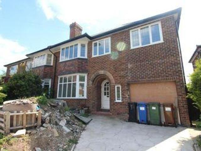 4 Bedrooms Semi detached house for sale in Broadway Avenue, Cheadle, Cheshire. SK8