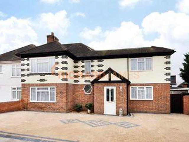 4 Bedrooms Semi detached house for sale in Brookfield Crescent, London NW7