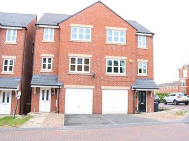 4 Bedrooms Semi detached house for sale in Bronte Close, East Ardsley, Wakefield WF3