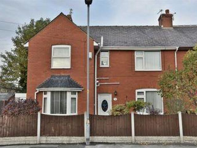 4 Bedrooms Semi detached house for sale in Butts Avenue, Leigh WN7