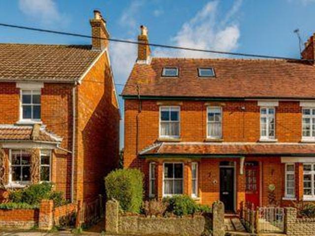 4 Bedrooms Semi detached house for sale in Bullers Road, Farnham GU9