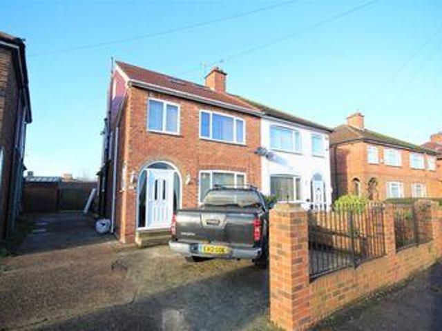 4 Bedrooms Semi detached house for sale in Goshawk Gardens, Hayes UB4