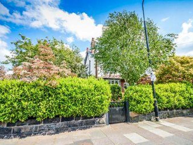 4 Bedrooms Semi detached house for sale in Gaskell Road, Altrincham WA14