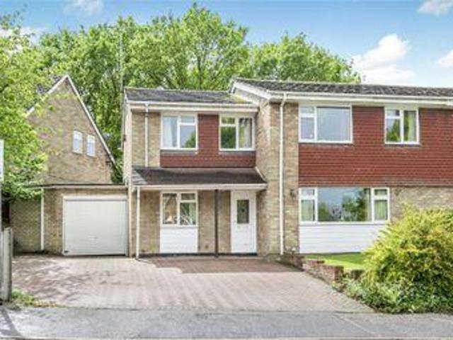 4 Bedrooms Semi detached house for sale in Grampian Road, Sandhurst, Berkshire GU47
