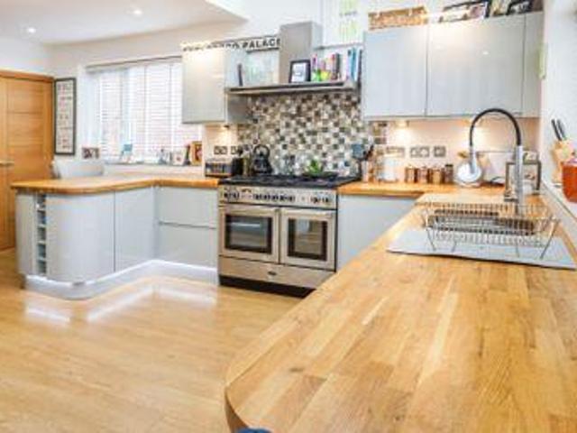 4 Bedrooms Semi detached house for sale in Greenfield Lane, Chester CH2