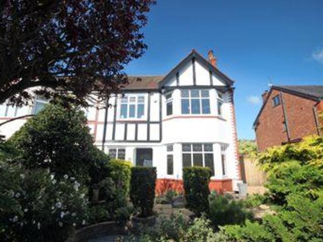 4 Bedrooms Semi detached house for sale in Griffiths Drive, Southport PR9