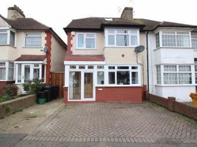4 Bedrooms Semi detached house for sale in Gwynn Road, Northfleet, Gravesend DA11