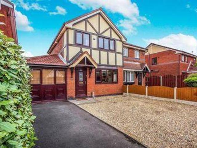 4 Bedrooms Semi detached house for sale in Dovedale Close, Ingol, Preston, Lancashire PR2