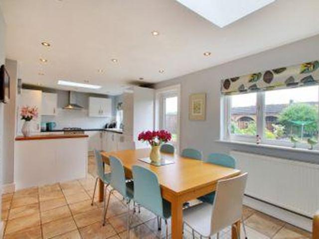 4 Bedrooms Semi detached house for sale in Days Lane, Sidcup DA15