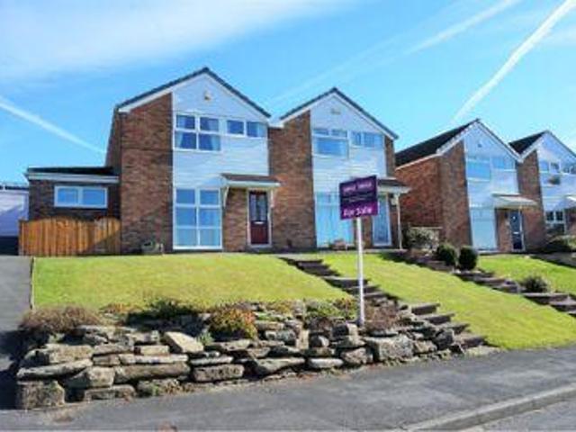 4 Bedrooms Semi detached house for sale in Dale Park Gardens, Leeds LS16