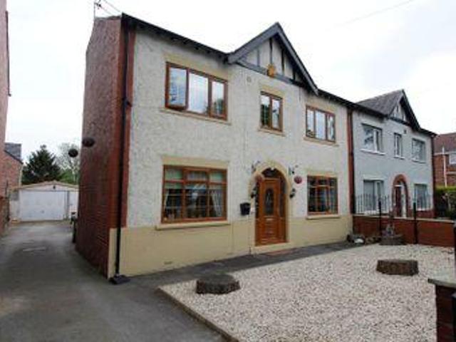 4 Bedrooms Semi detached house for sale in Dewsbury Road, Wakefield WF2