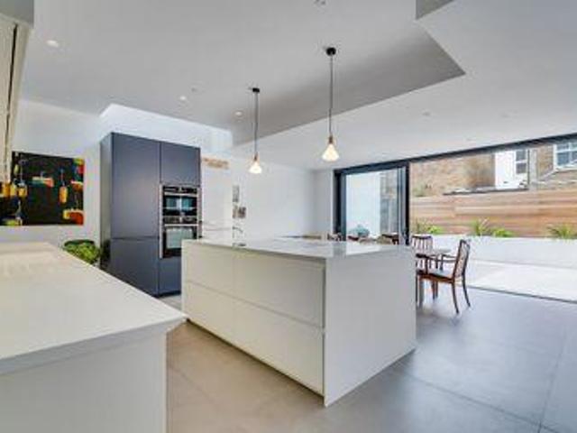4 Bedrooms Semi detached house for sale in Derby Road, London SW14