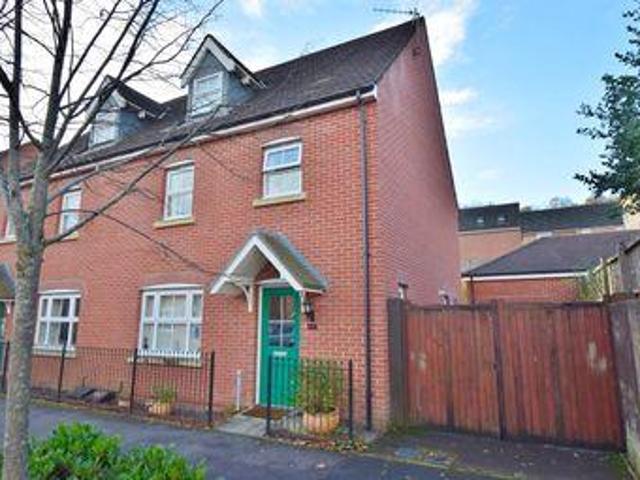 4 Bedrooms Semi detached house for sale in Dragon Way, Penallta, Hengoed CF82