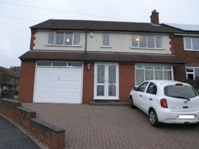 4 Bedrooms Semi detached house for sale in Dudley Road, Rowley Regis B65