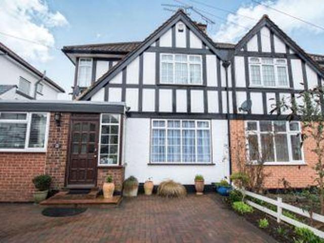 4 Bedrooms Semi detached house for sale in Ellesmere Avenue, London NW7