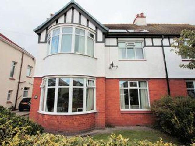 4 Bedrooms Semi detached house for sale in Elm Grove, Rhyl LL18